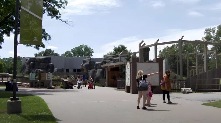 Tulsa Zoo - Everything You Need to Know